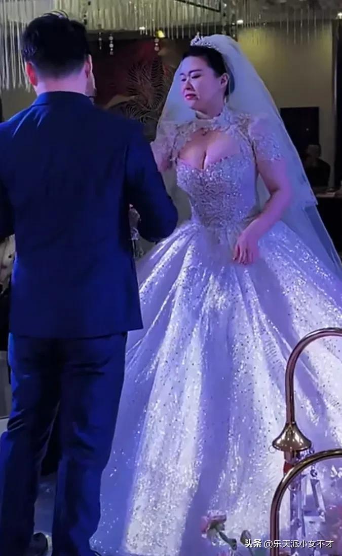 The most beautiful bride, the most beautiful dress - iNEWS