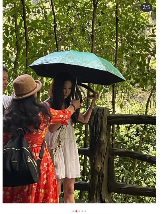 57-year-old Wen Bixia was accidentally encountered in Disney. She wore ...