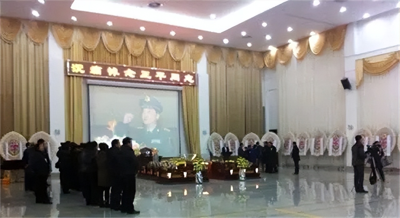 Wang Ping: Passed away at the age of 51. The reason for his death was ...