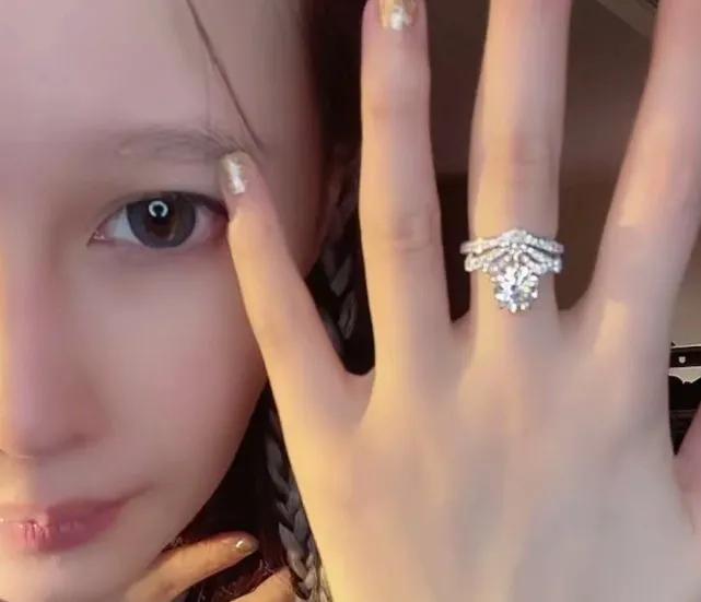 The wedding photos of Zhao Benshan's daughter (Zhao Yihan) have been ...