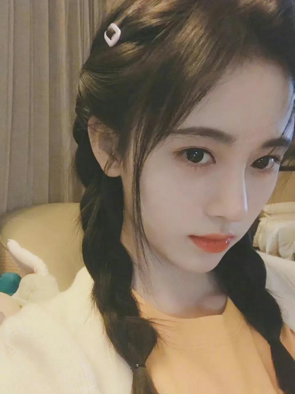 Ju Jingyi - iNEWS