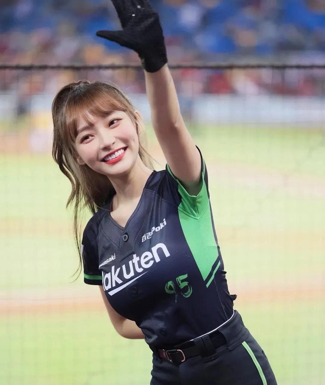 Taiwanese beauty model: Lin Xiang - iMedia