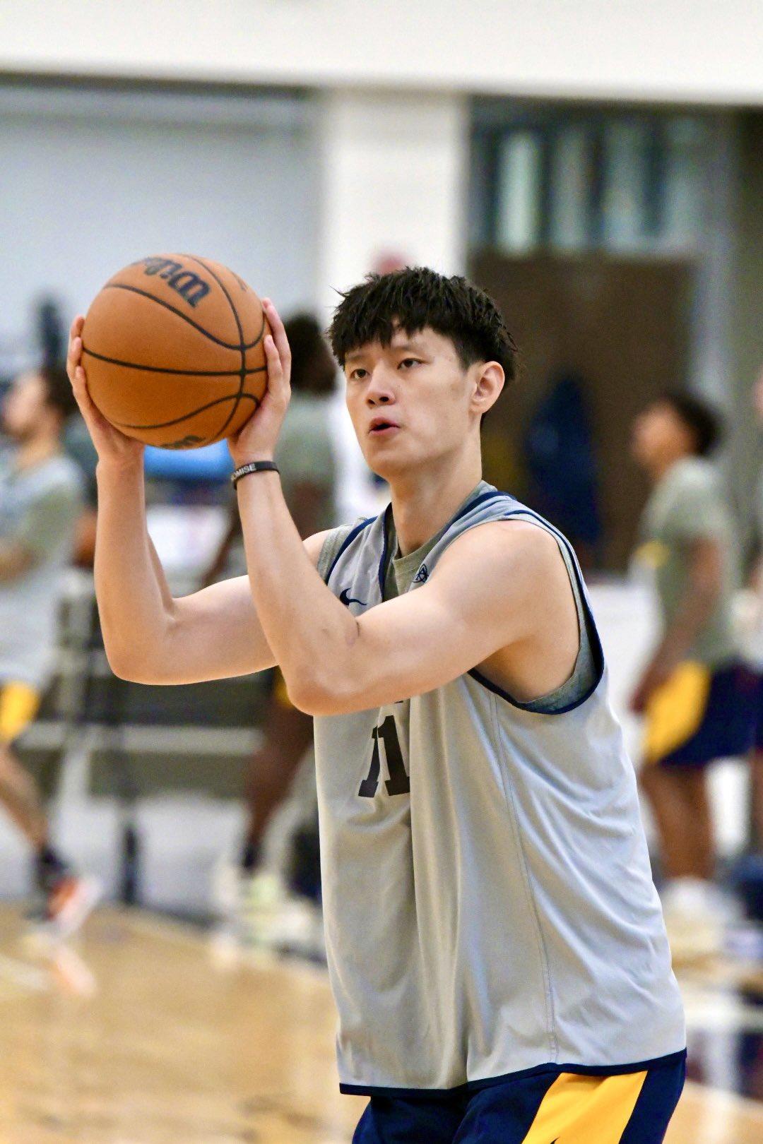 7 points and 2 boards!Zeng Fan Bo Xia Lian's best match, Zhang Zhenlin ...