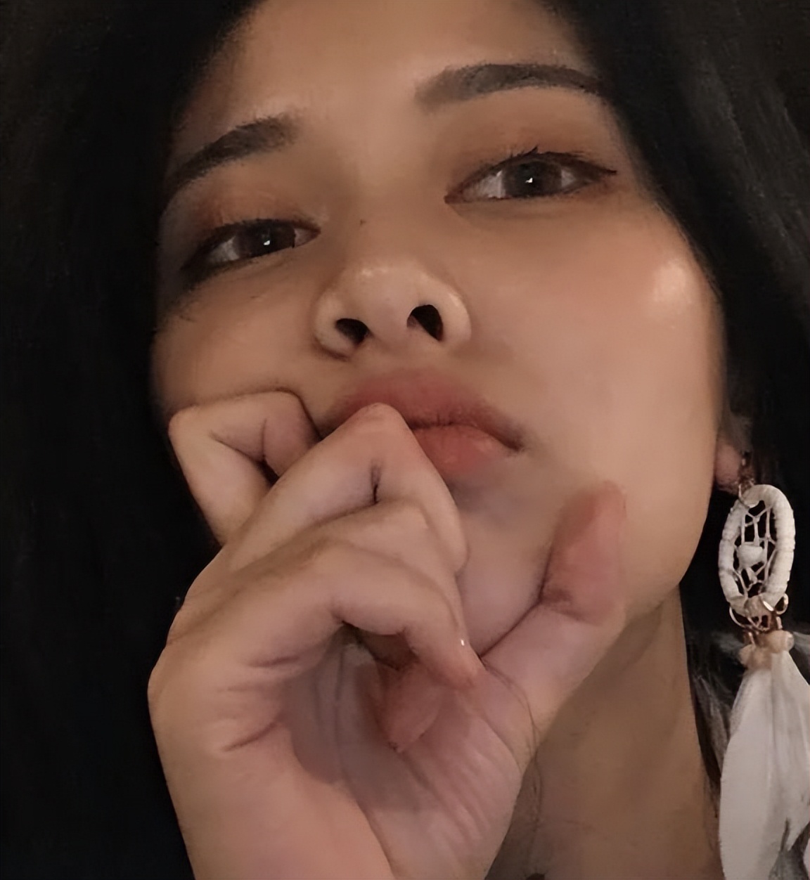 Kong Ruchun wears clothes without taking off the tag, and returns after being questioned ...