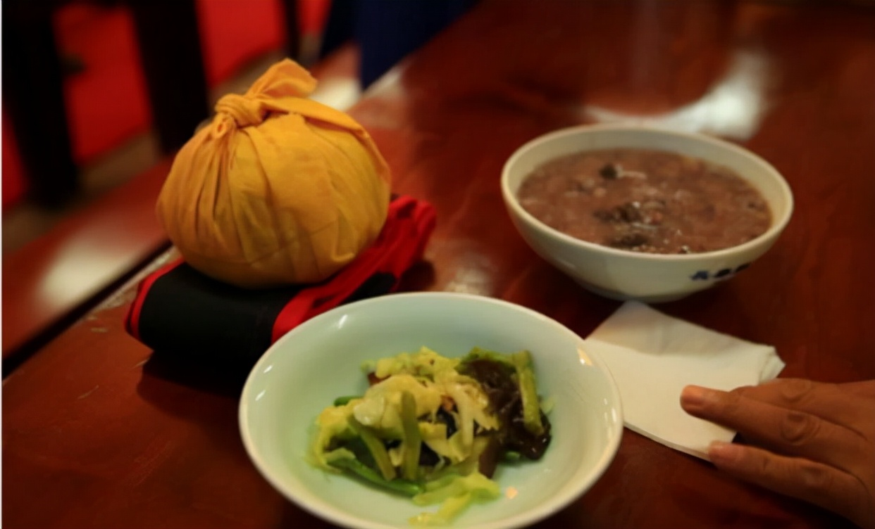 The monks in the monastery eat vegetarian food every day, why are most ...