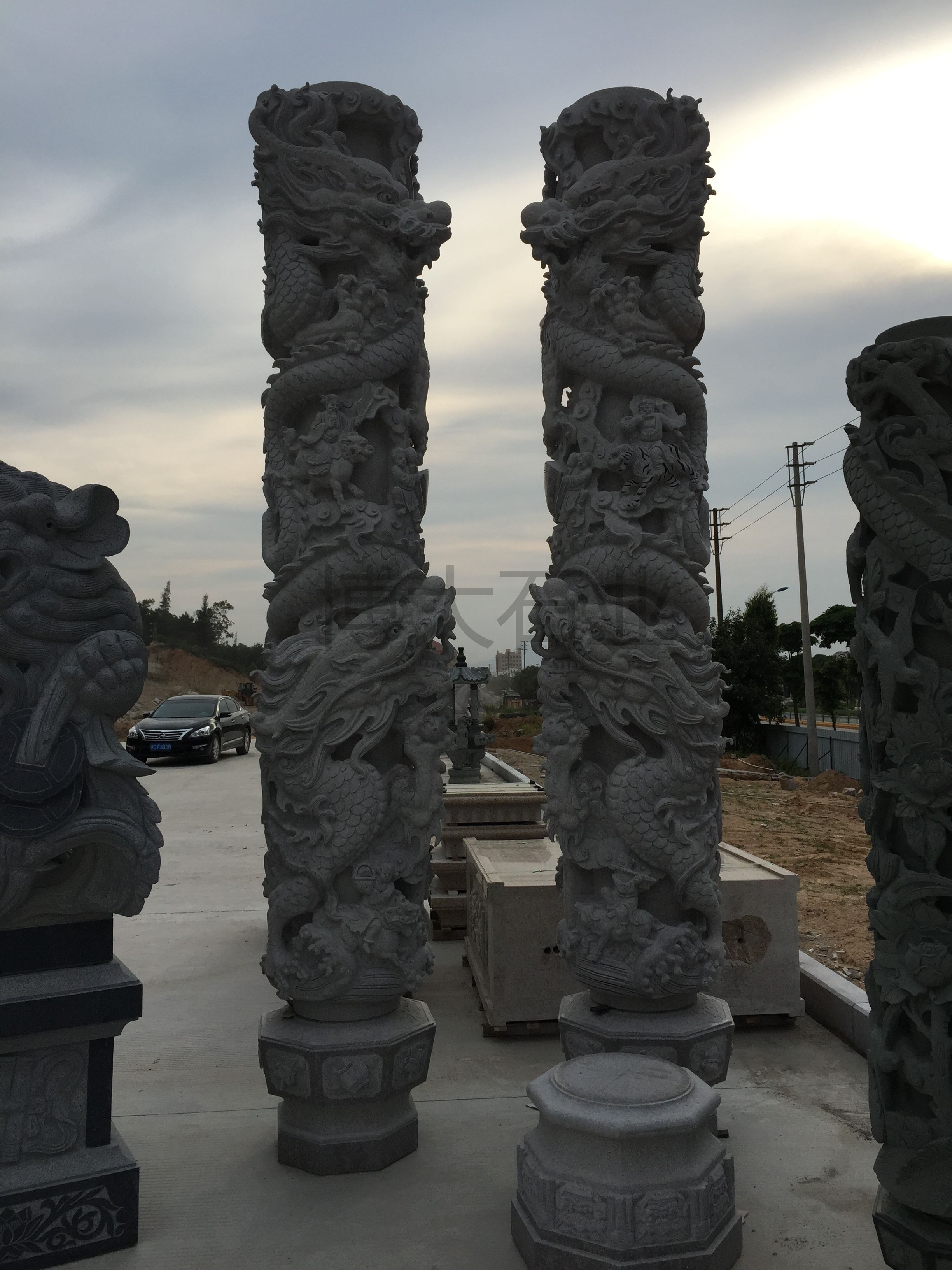 Introduction to stone carving dragon columns - iNEWS