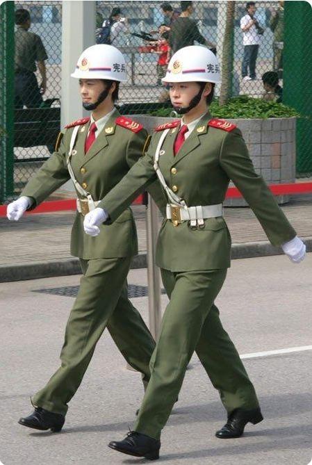 Foreign military police, PLA military police and pickets - iNEWS