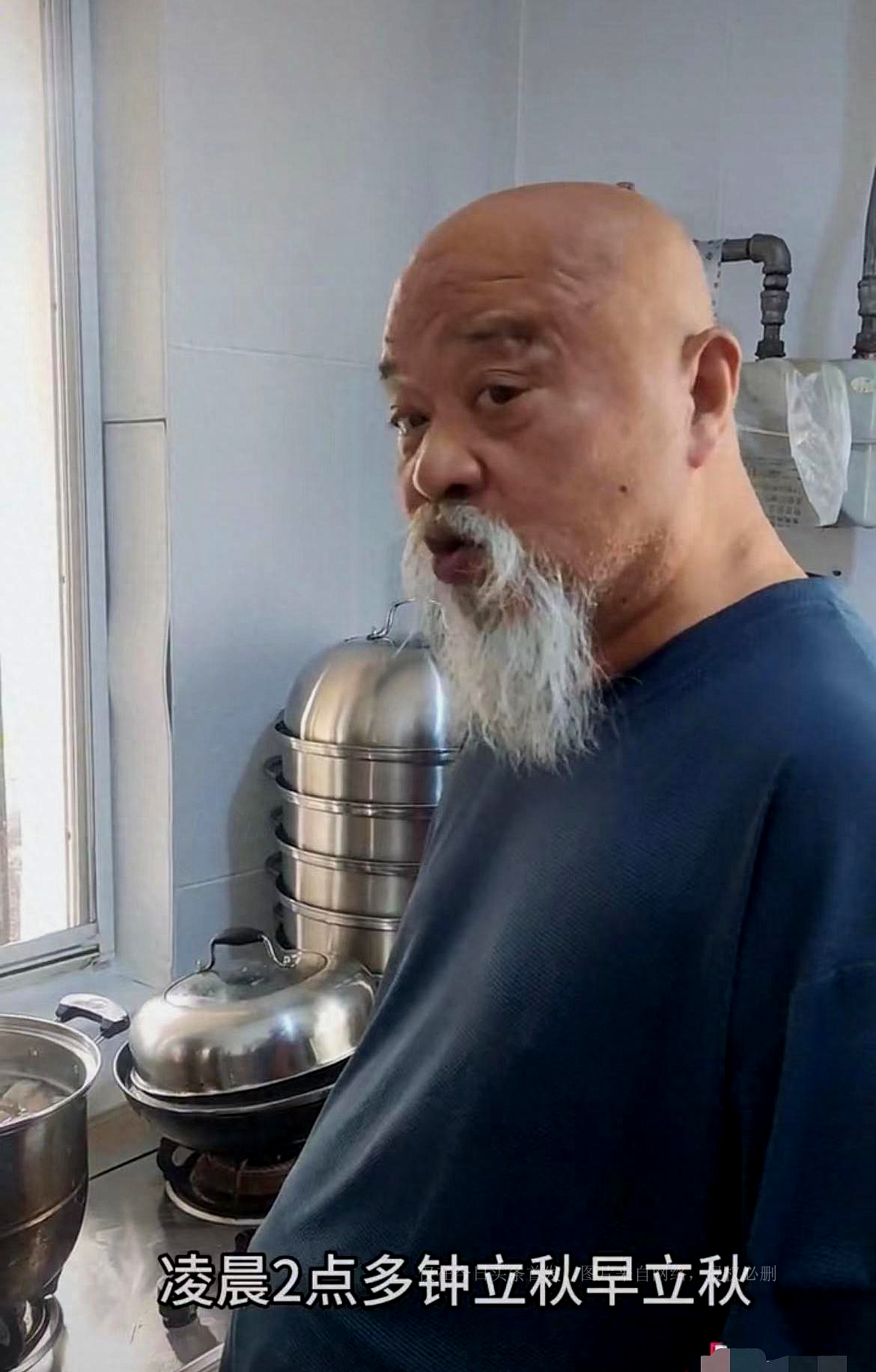 The 68-year-old actor Li Qi is diabetic. He has a big belly and a lot ...
