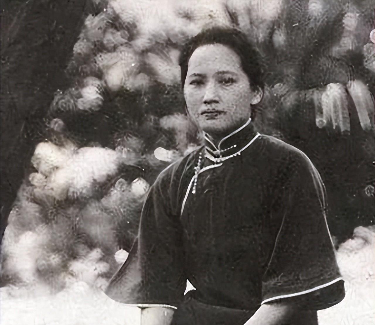 "Song Qingling saved Chen Geng twice, regret after liberating Shanghai ...