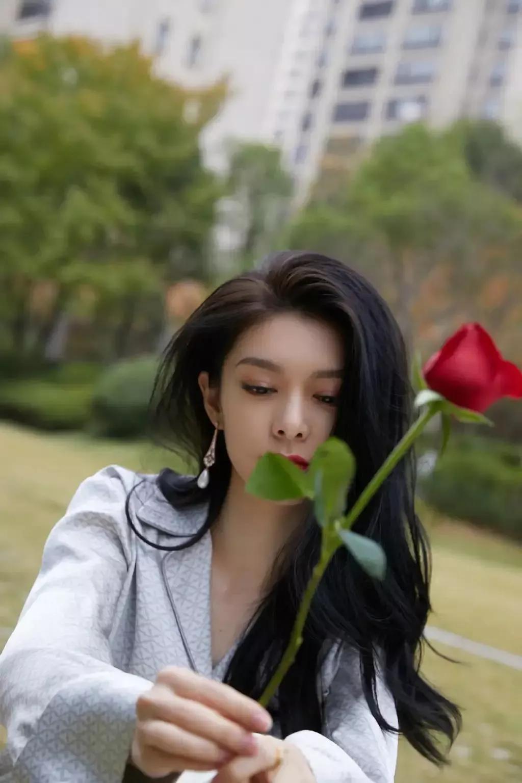 Fu Jing is so beautiful - iNEWS