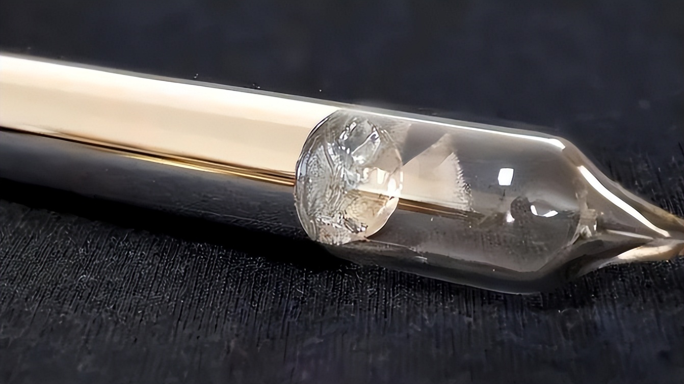 What is the chemical composition of natural rubidium ore and its ...