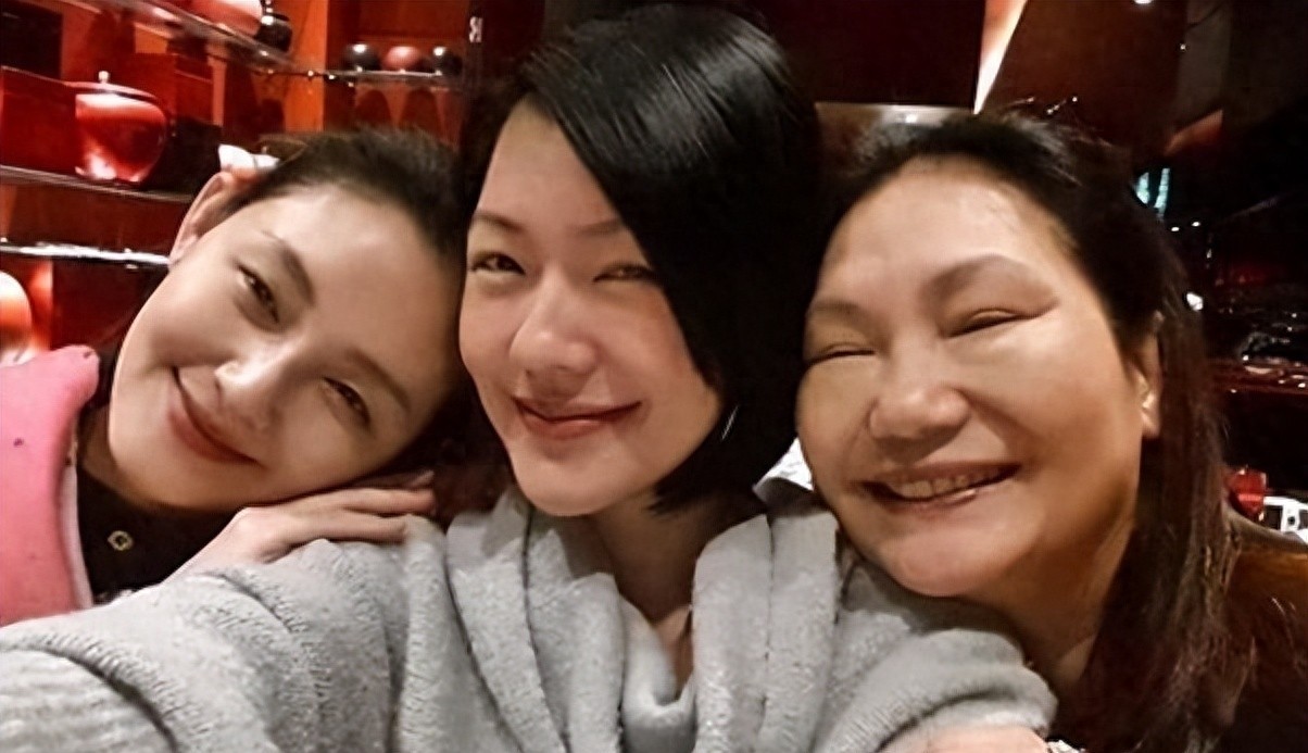 How powerful is the "ugly gene"? Cecilia Cheung and her younger brother ...