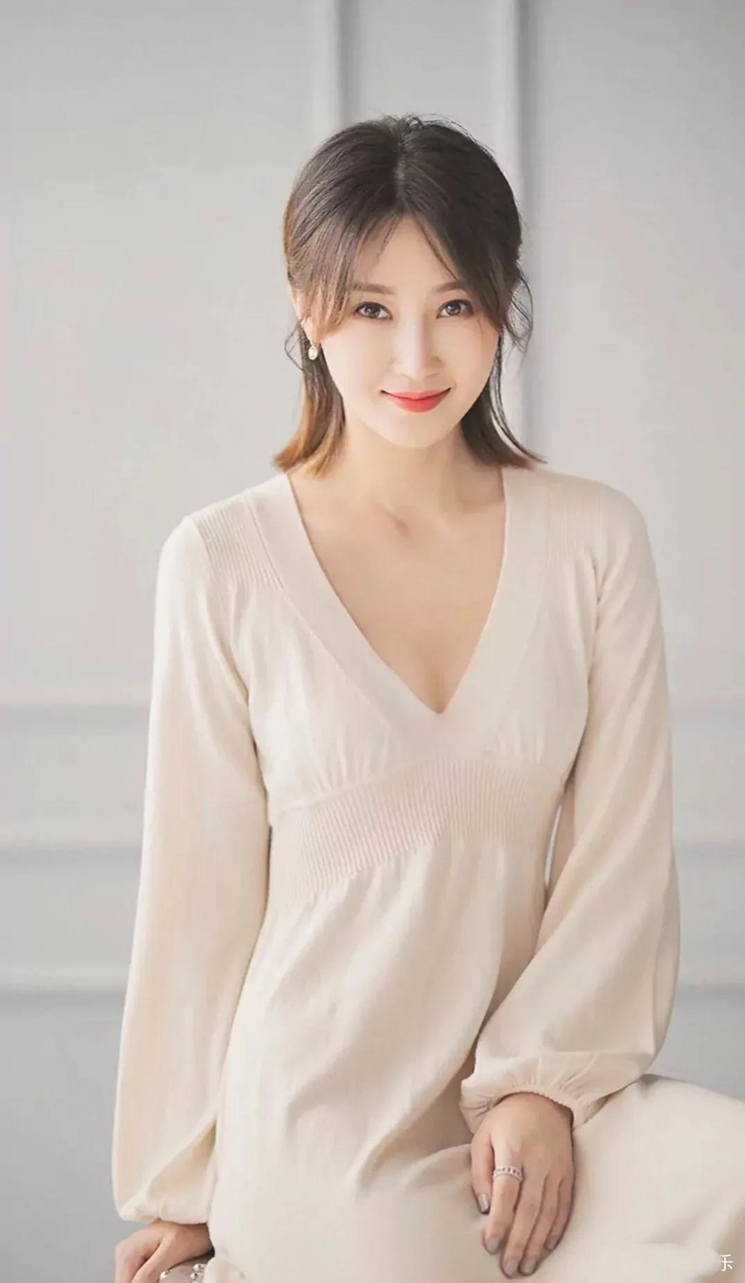 Lin Peng is so beautiful - iNEWS