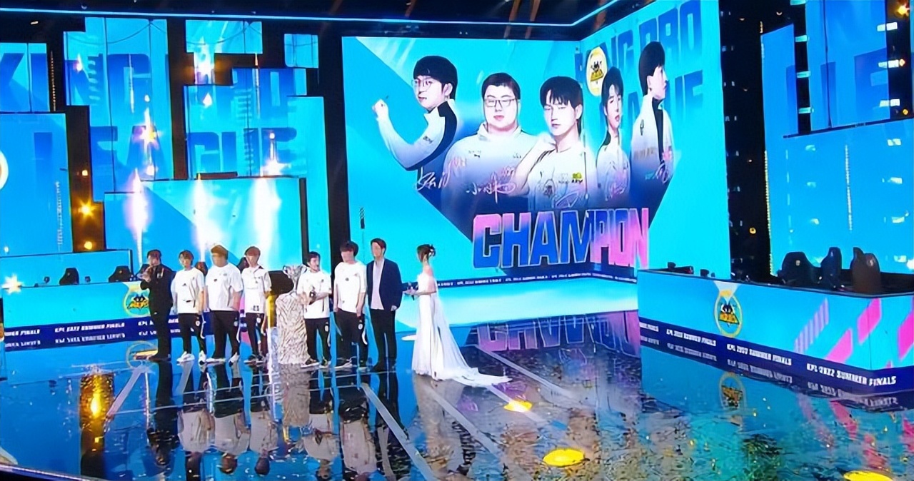 KPL夏季賽首個總冠軍誕生！Fly透露獲勝原因，有神秘導師專業指導 - 頭條匯