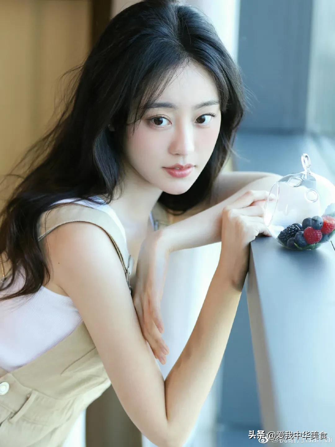 Chinese fashion sexy beauty - Zhu Xudan - iNEWS