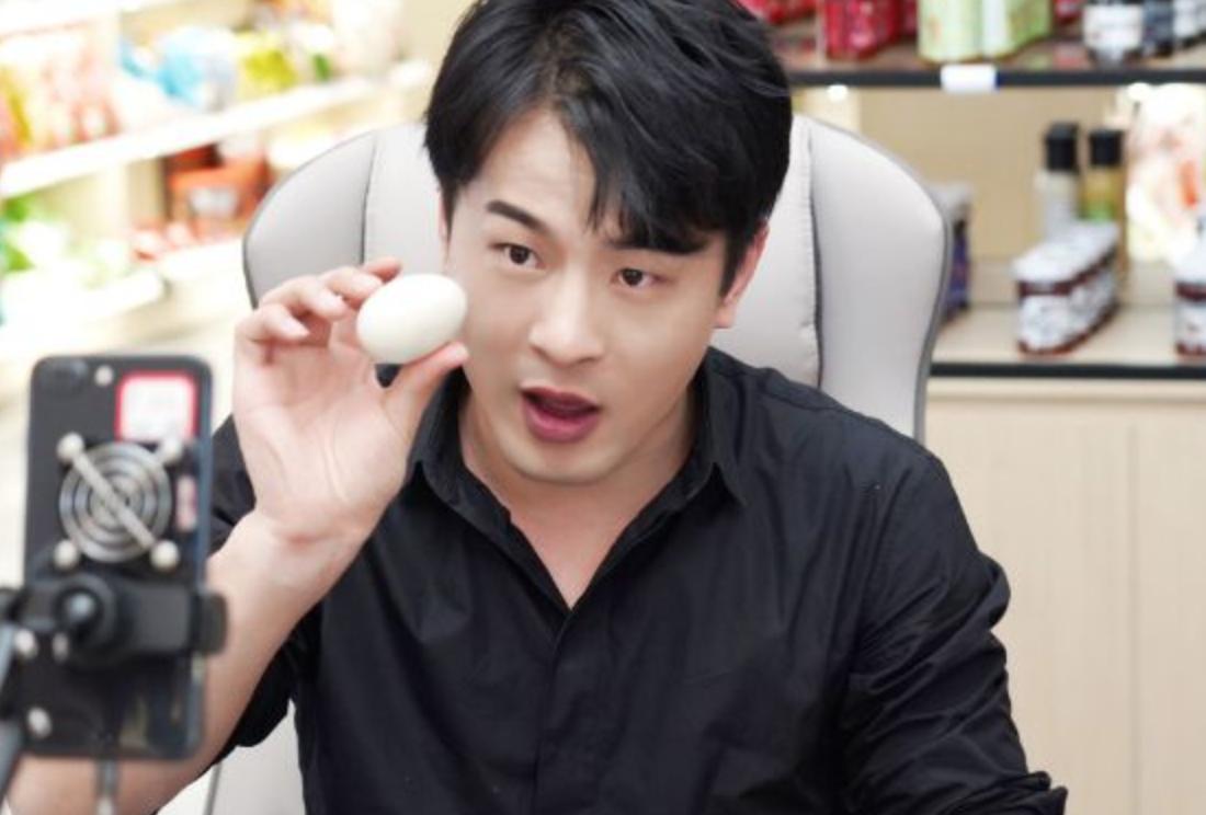 Overbearing!Net red brother Simba revealed in a live broadcast that the ...