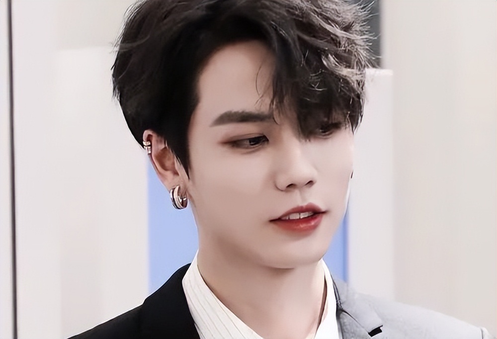 Little Gossip, Lin Yanjun, Times Youth League, Zhai Xiaowen, Li Qin - iNEWS