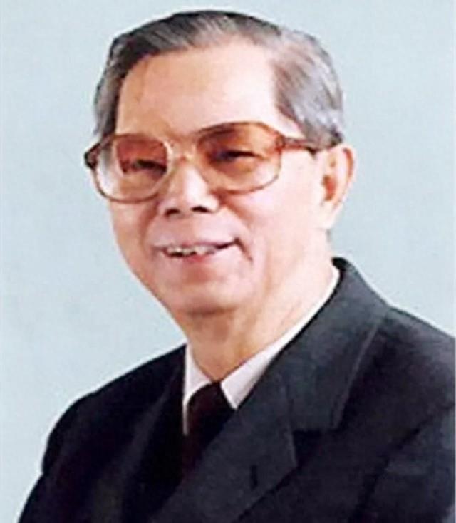 Vice Prime Minister Fang Yi's wife and children. All of their children ...