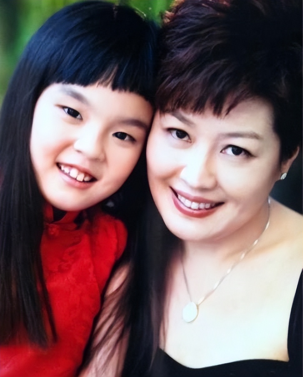 Li Yong's daughter returned to China to become an actress: Graduated ...
