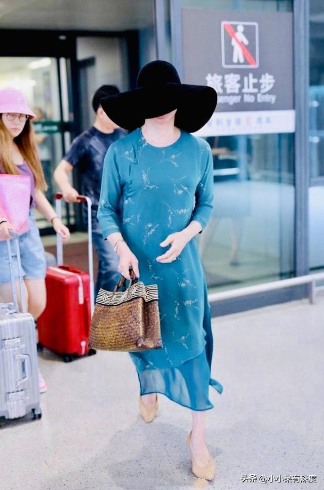 Jin Xing wears a cheongsam, she is such an oriental beauty, classic and ...