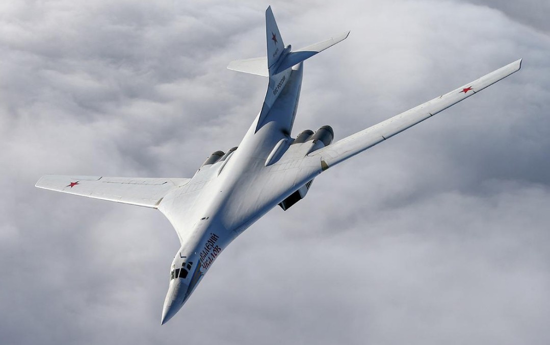 Russia's latest Tu-160 bomber, deployed in Heilongjiang: a strong ...