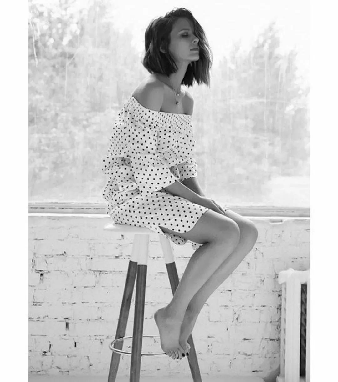 Charming pictures of top Russian beauty Lyubov Akshonova - iNEWS