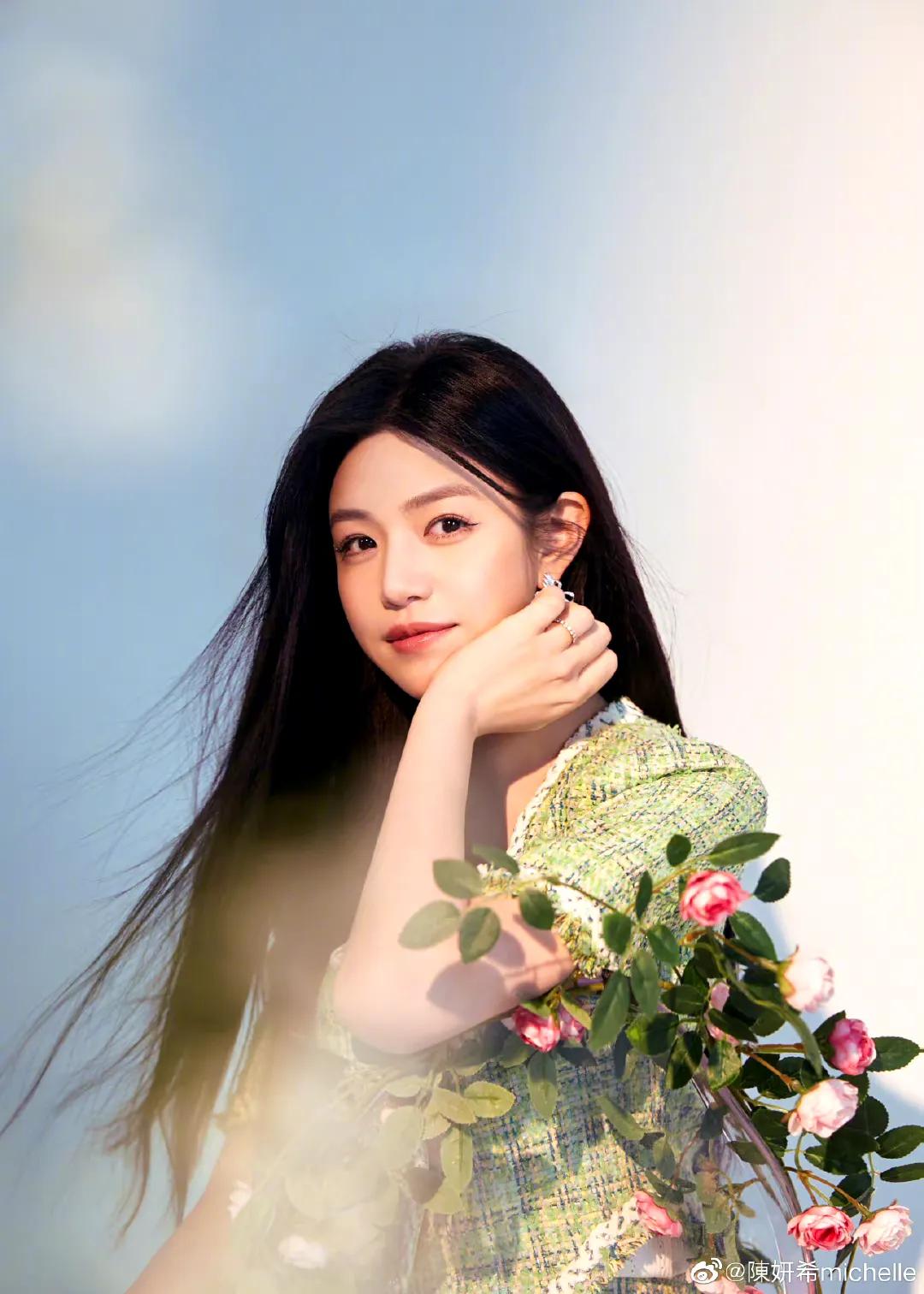 Dilraba Kan Qingzi Chen Michelle Song Qian - iMedia