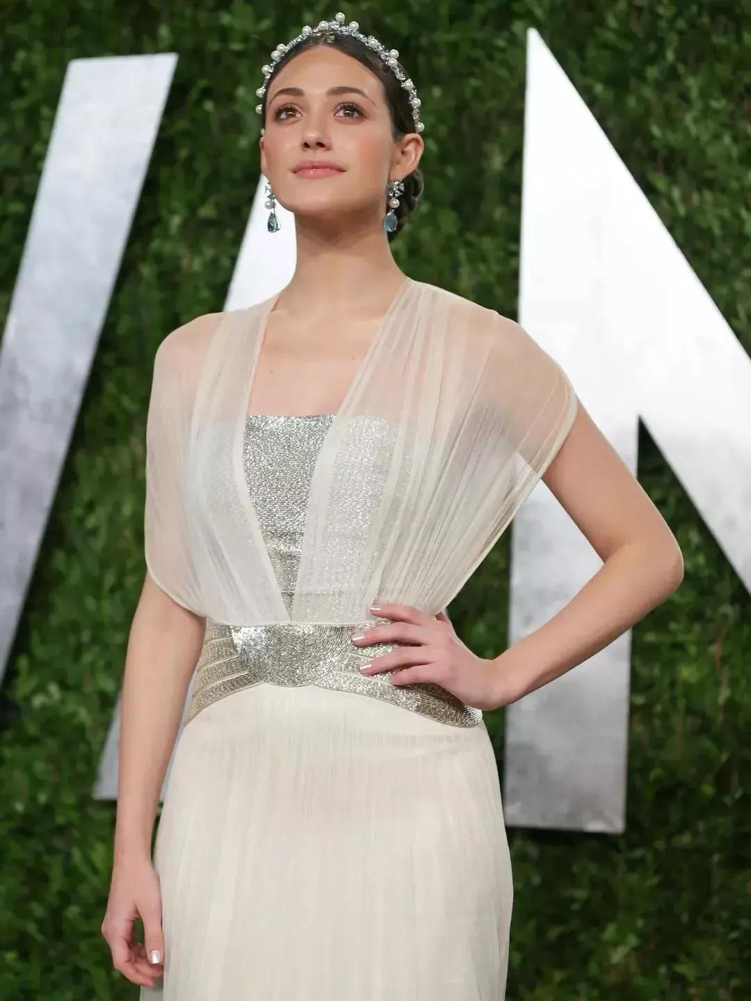 European and American temperament actress Amy Rosen - iNEWS