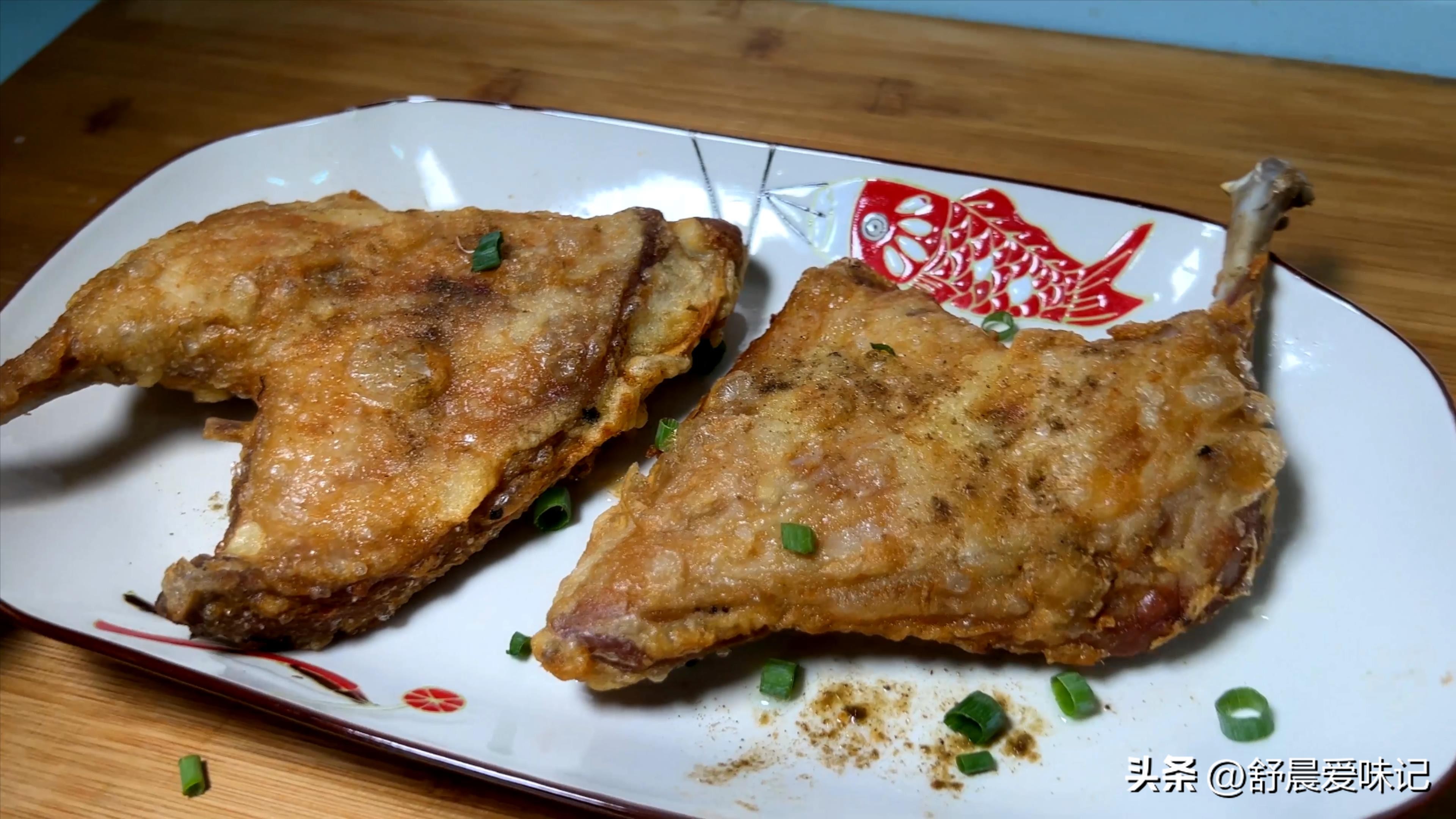 Crispy duck leg, homemade crispy skin, charred and crispy, the meat is ...