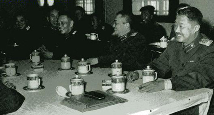 After the Lushan meeting, Peng Dehuai encountered difficulties and did ...