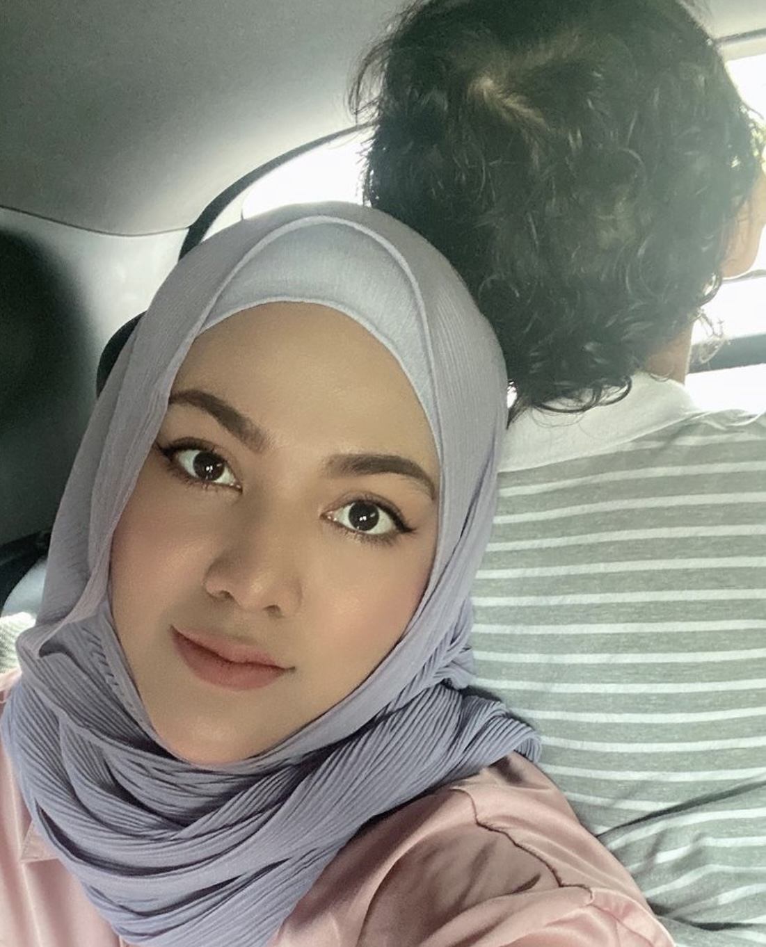 Singer Sheila's mansion was flooded, and the family climbed on the roof ...