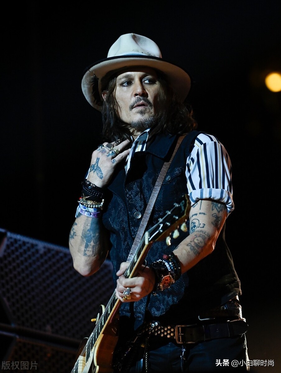 Johnny Depp striped shirt + vest + western cowboy hat cool rock style ...