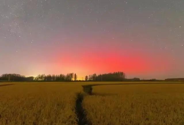 Aurora appeared in Jiamusi, Heilongjiang, the gorgeous astronomical ...