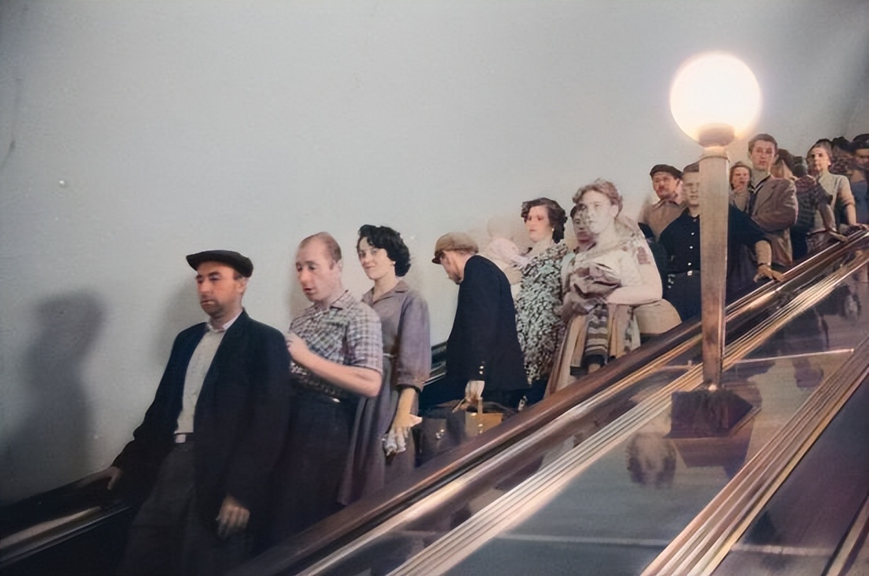 Soviet Union photographed by Swiss journalists in 1961 - iNEWS