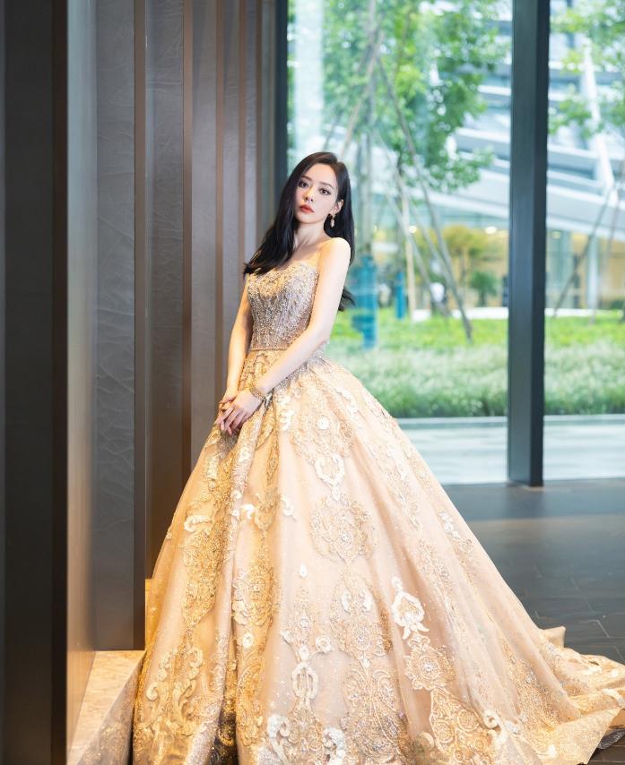 This night in Shanghai, Zhang Jie was possessed by Xie Na, Zhou Bichang ...