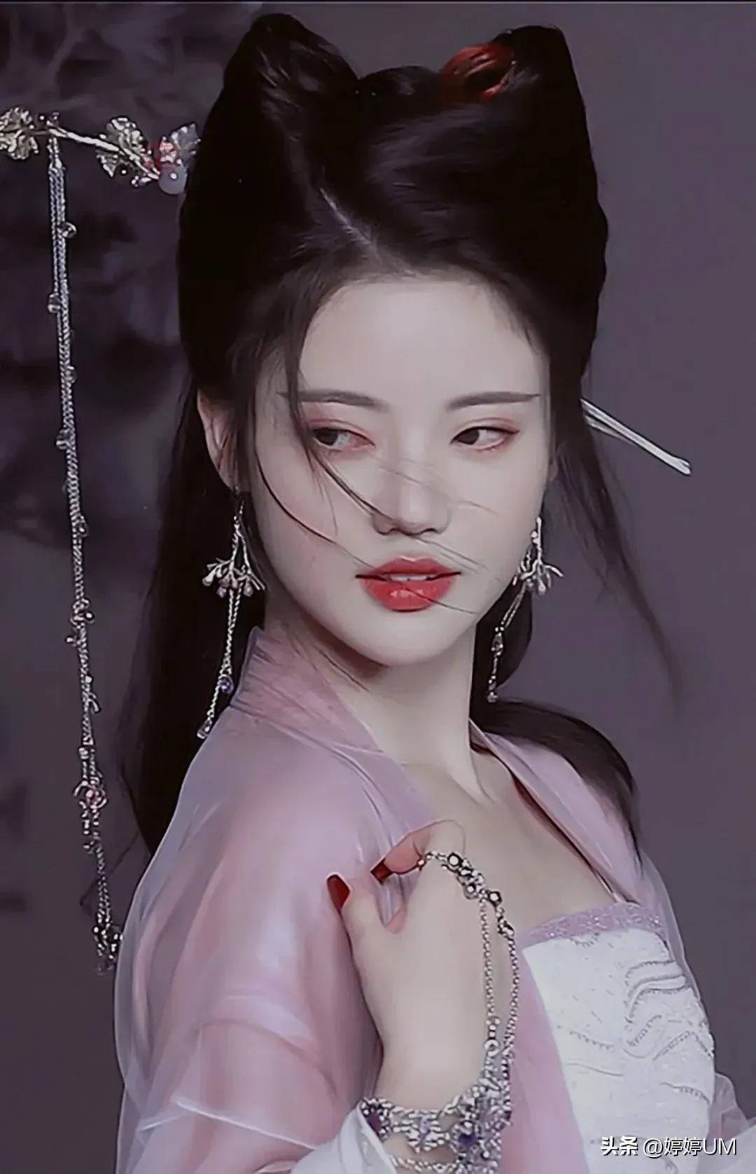 In "Till The End Of The Moon", she played Pianran Sun Zhenni, fair ...