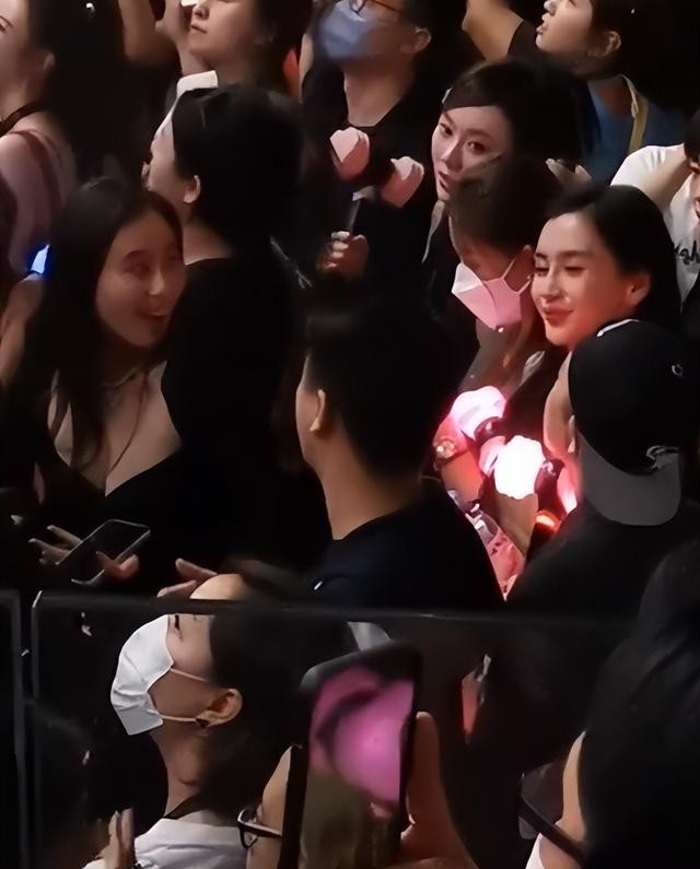 Married for 4 years, 28-year-old He Youjun has not changed much, 34-year-old Xi Mengyao seems to ...