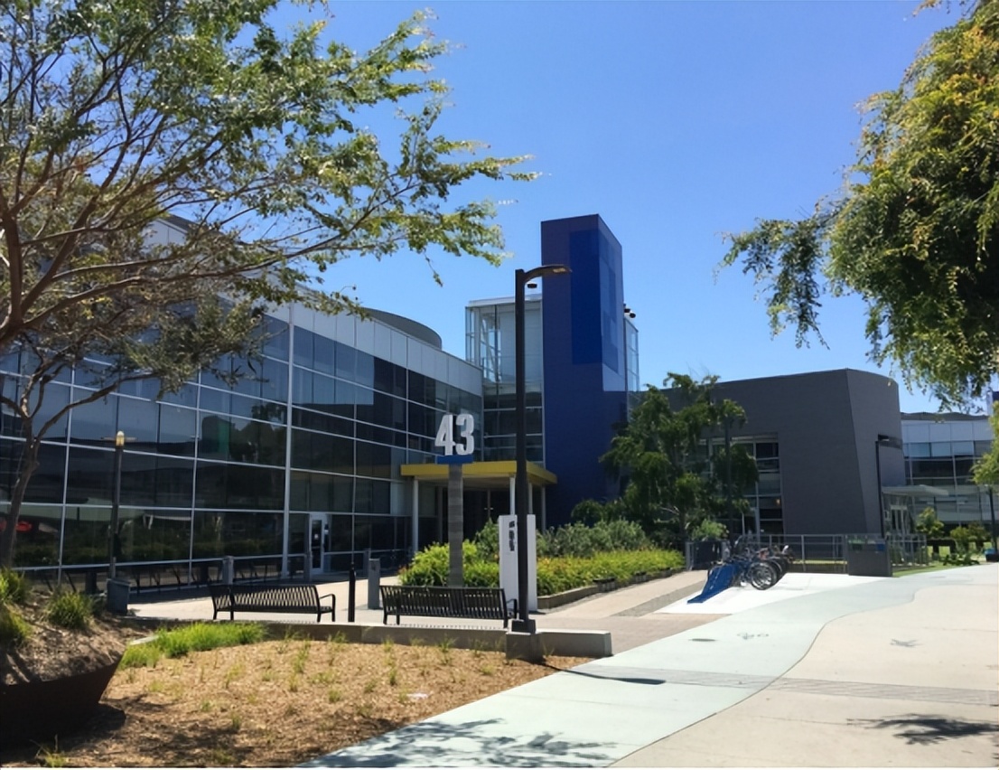 Pan Shiyi was rumored to have lost all his money, and the Silicon Valley Bank had more than one ...