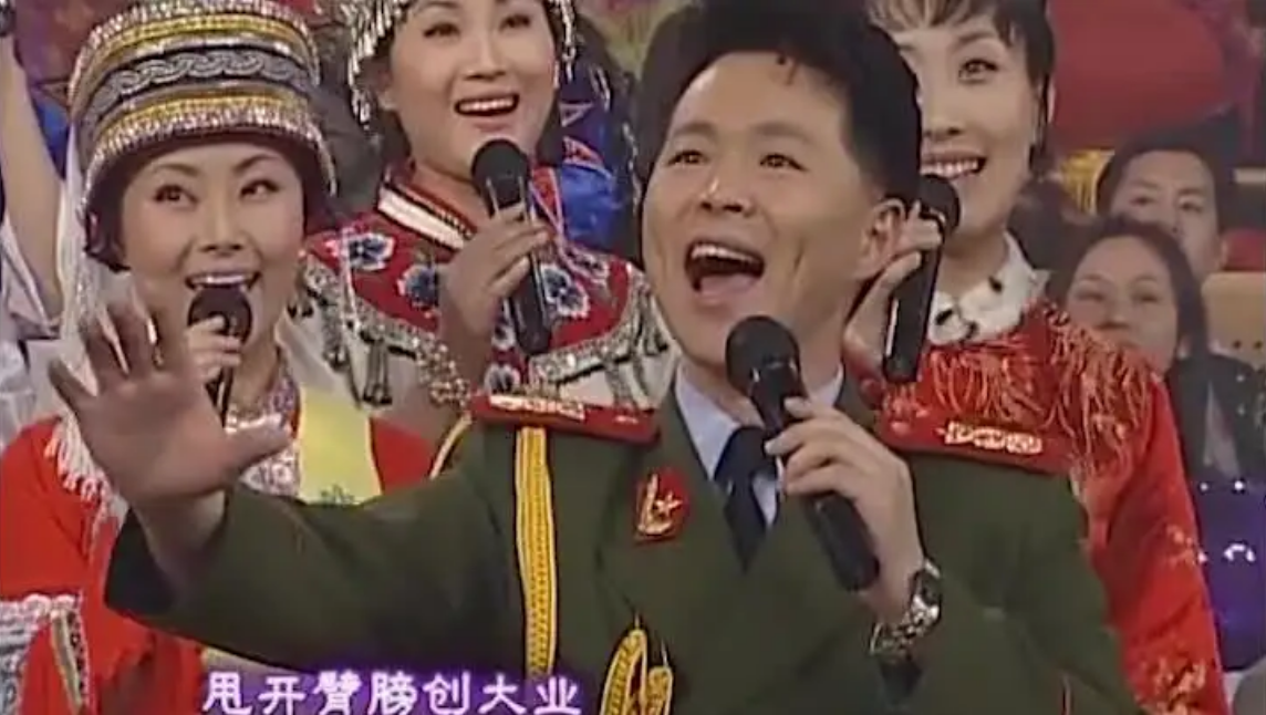 Wang Hongwei: Marrying a sweet wife 13 years younger, liking to be a father at 44, and ...