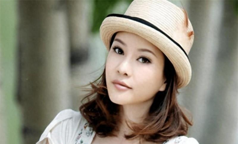 Looking at Yuan Yin 19 years later, I understand why she betrayed Hou Yaowen. Turn around and ...