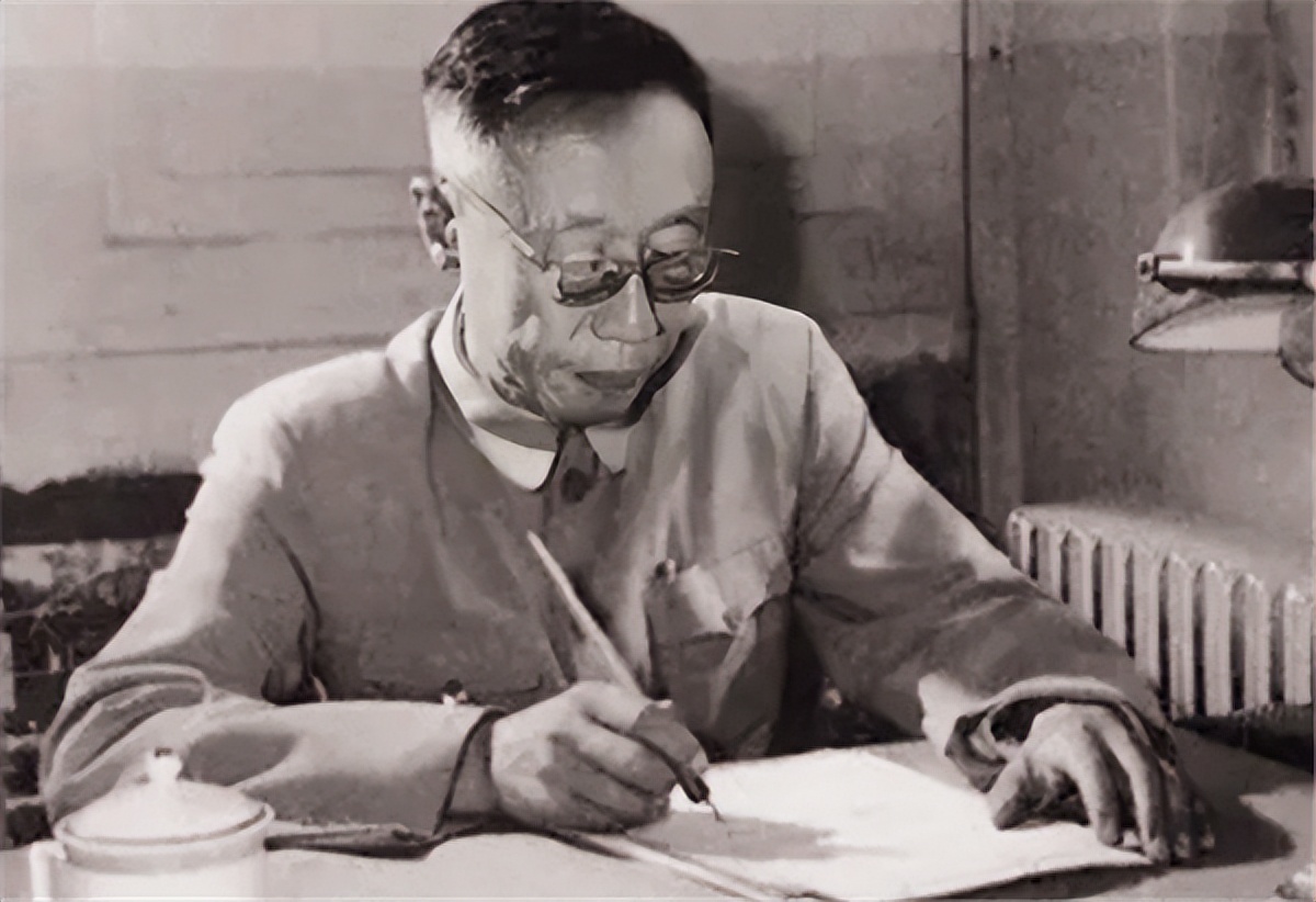 Puyi had no heirs in his life, but his younger brother had three sons ...