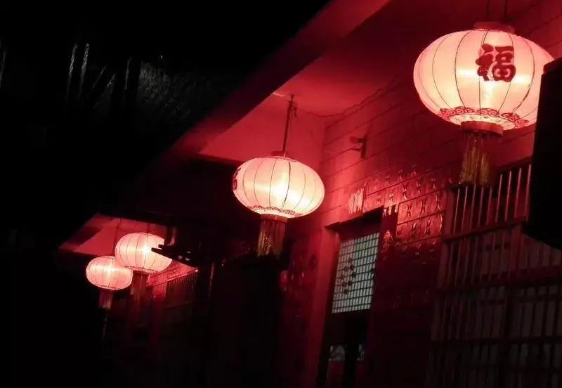 Can ancient emperors favor two at a time?How did the Merry Emperors of ...