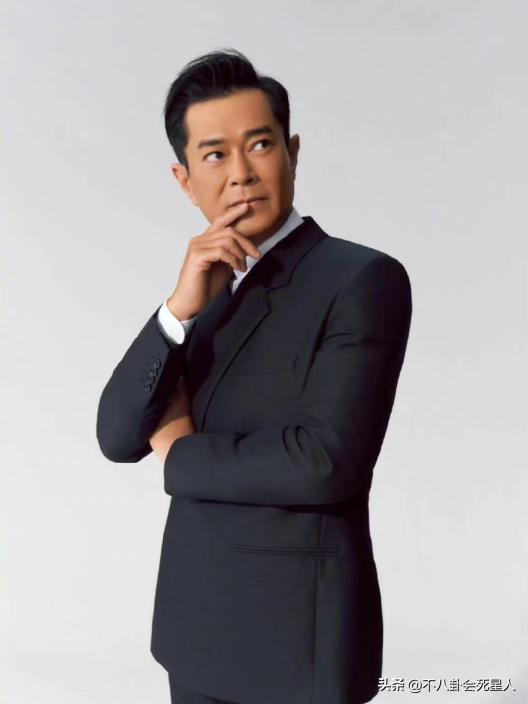 It's also tanning. Putting Gu Tianle, He Sui, and Le Jia together, the ...