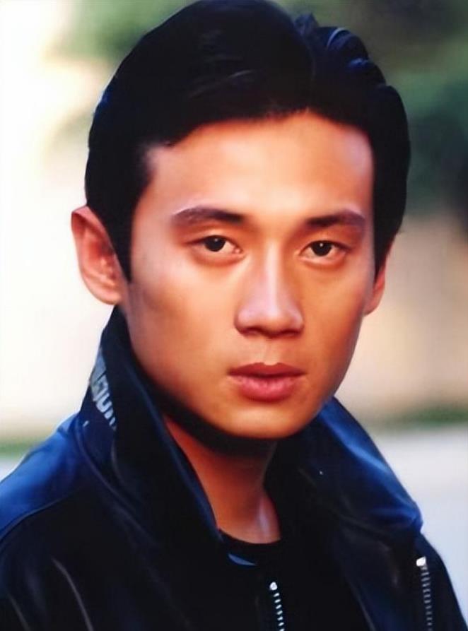 Famous actor Xu Honghao: He is 10 years older than his wife. He plays ...