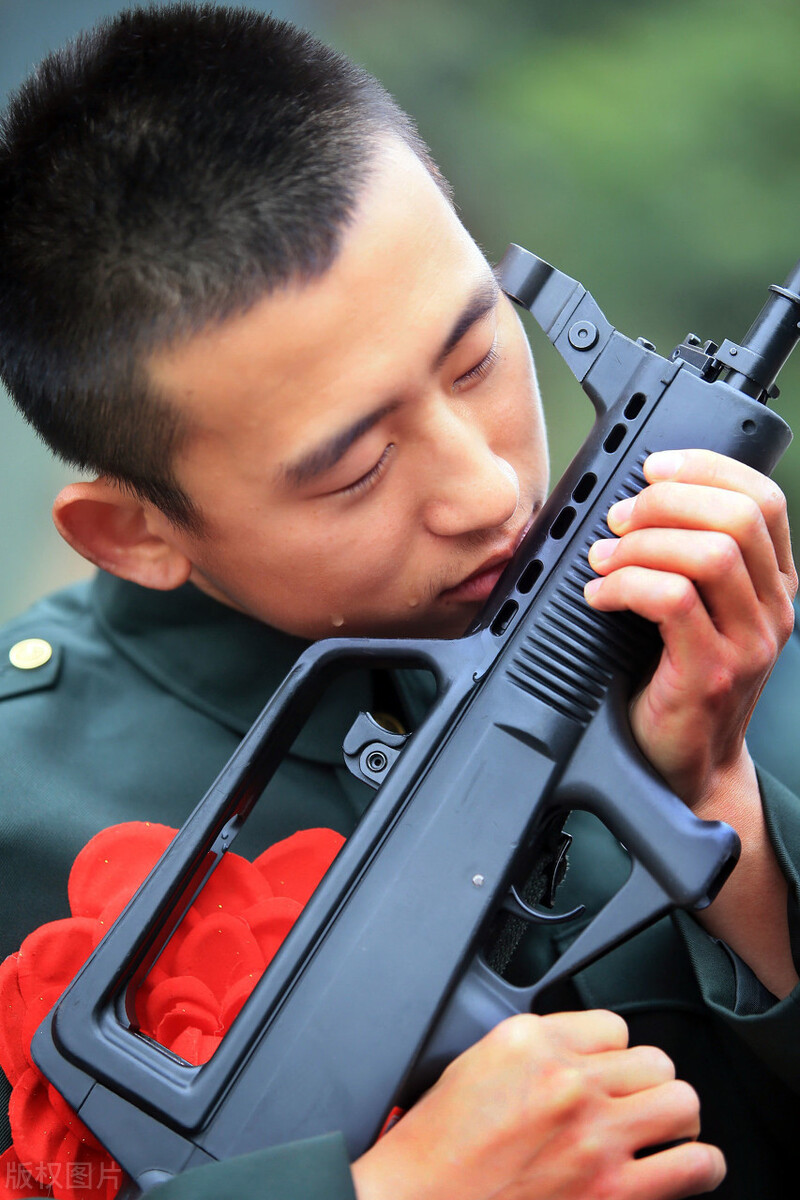 The first movie the recruits watched "Ballistic Traceless" - iNEWS