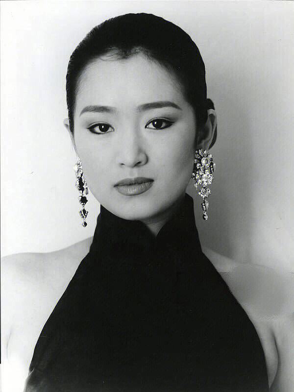 Gong Li——Eternal Emperor Gong, why has he dominated the film industry ...