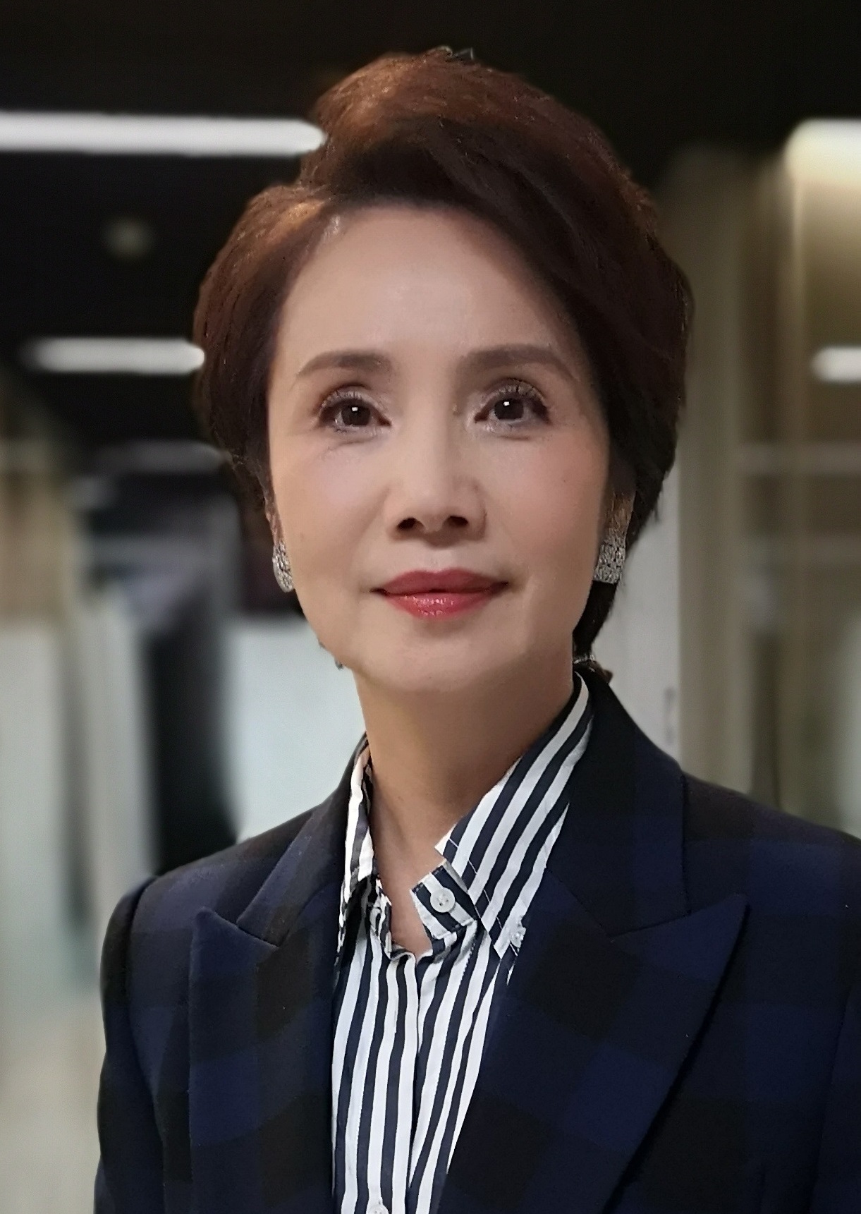 CCTV female anchor Xu Li, why is she still attractive at the age of 60 ...