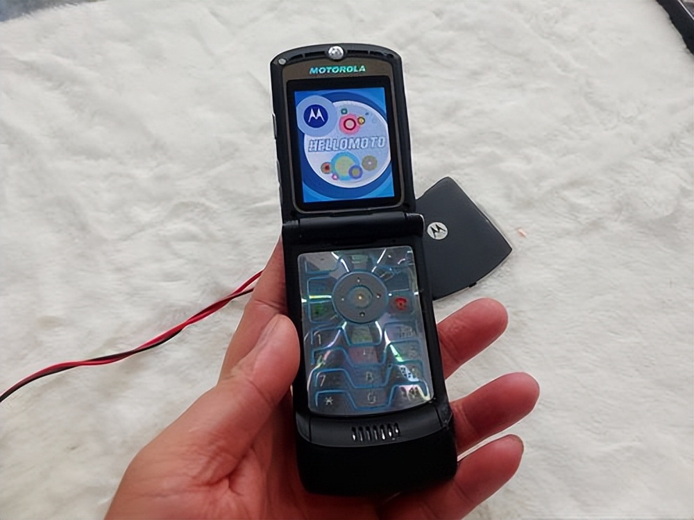 In order to quit the addiction to mobile phones and Internet, I bought ...