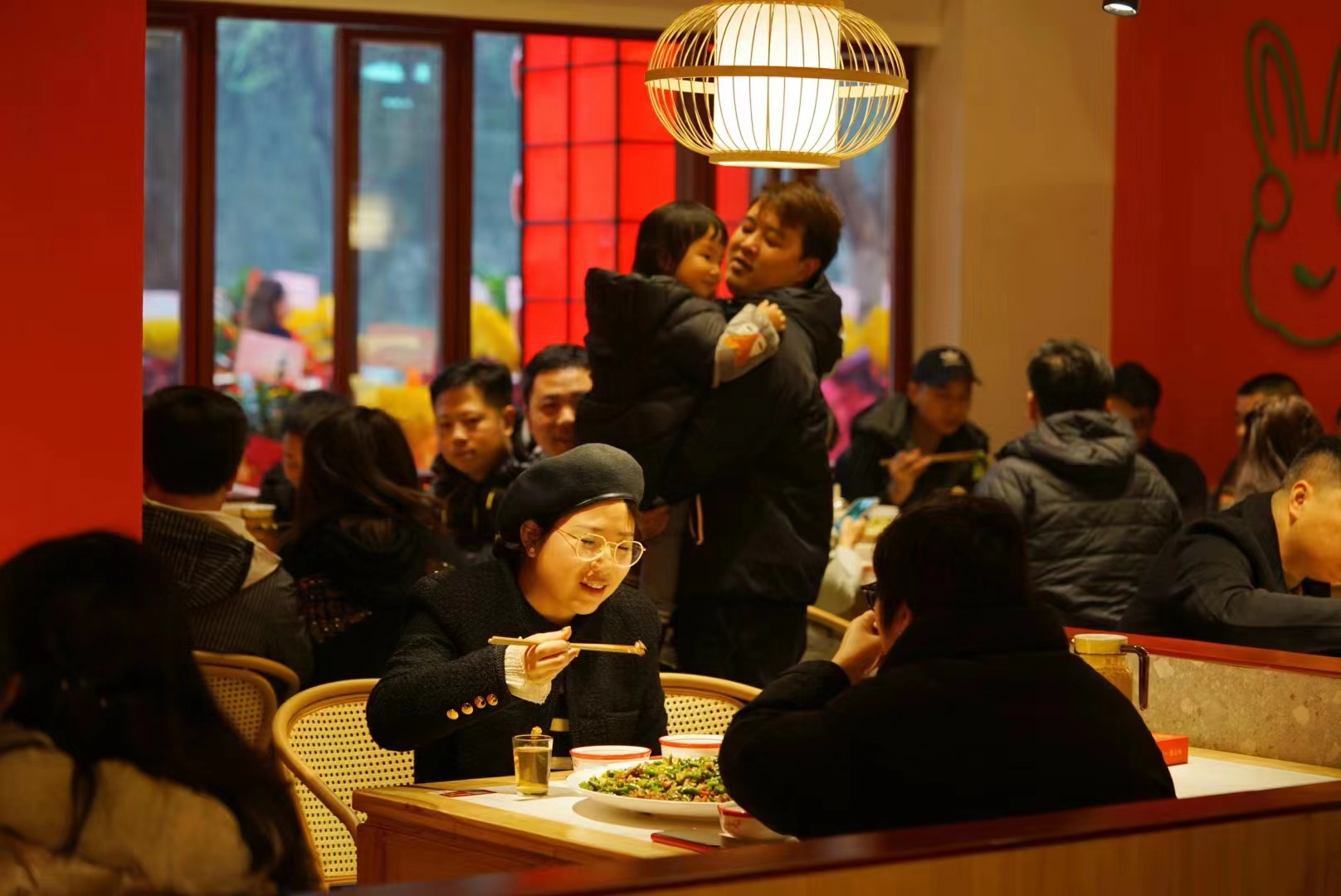 The authentic food of Anchovy Bishan Rabbit drooling after eating and ...