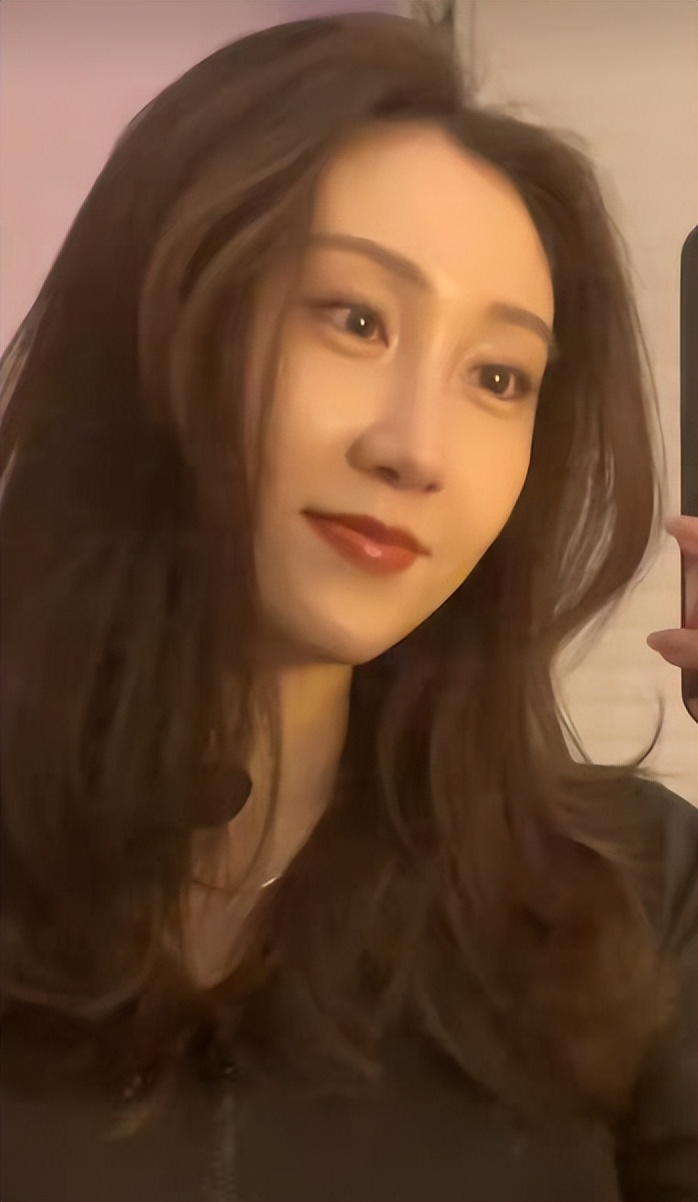 Shui Junyi's 29-year-old daughter becomes a CCTV reporter!The body is ...